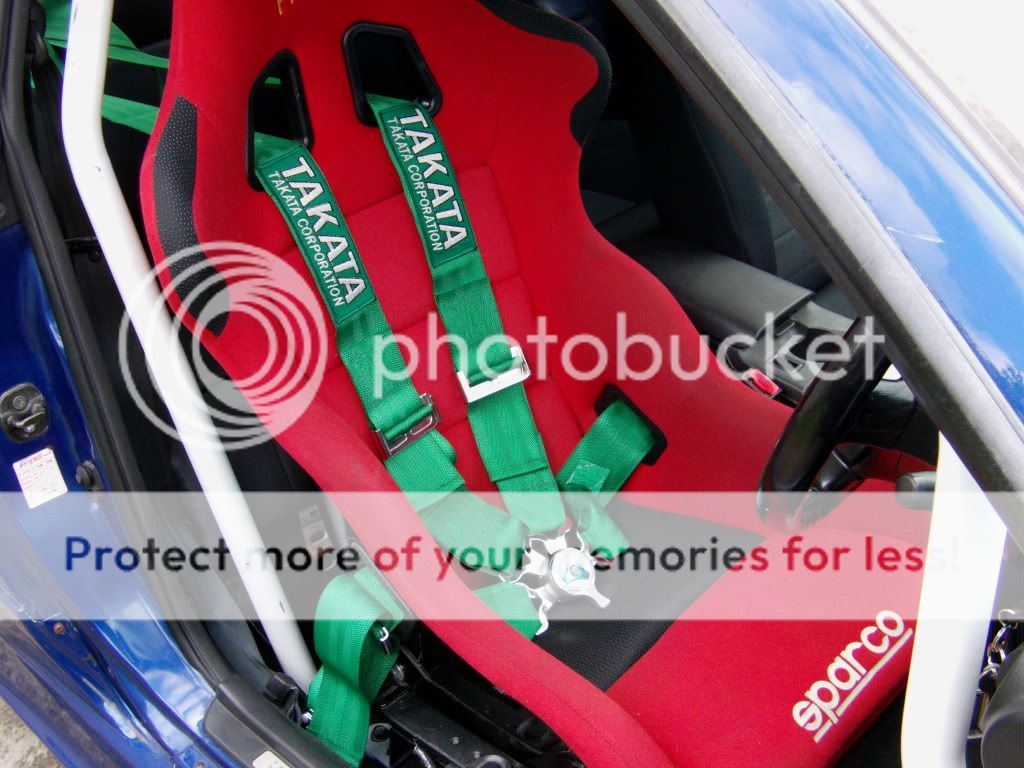 Sparco Pro 2000 red bucket seat with DW rails | Driftworks Forum